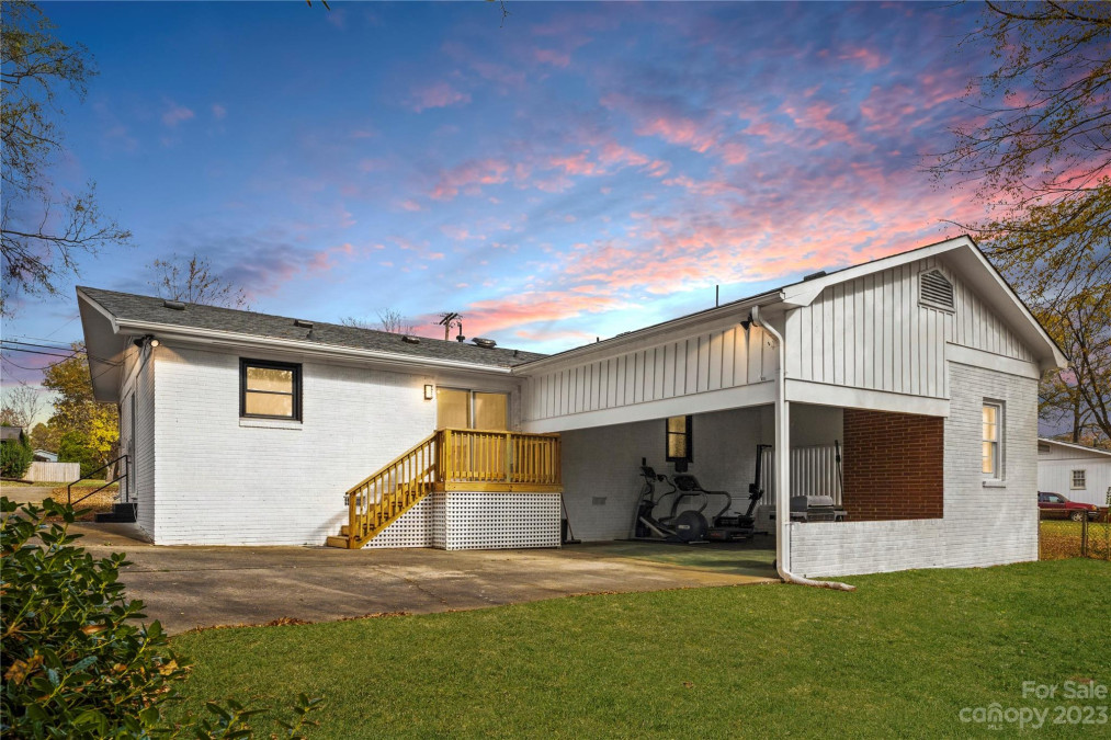 1029 Clanton Rd, Charlotte, NC 28217 - MLS #4089707