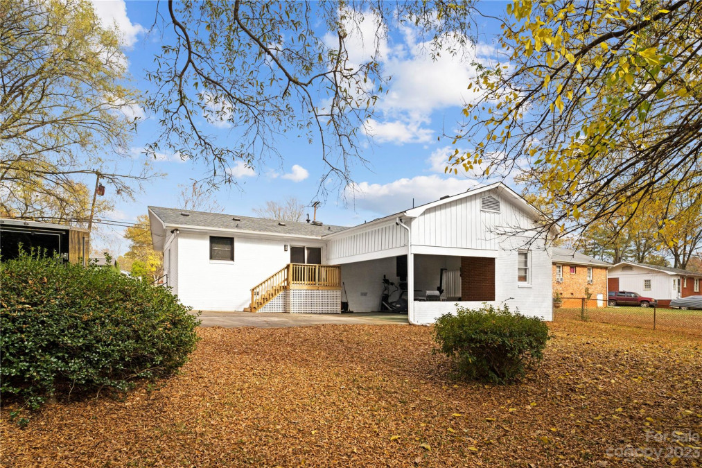 1029 Clanton Rd, Charlotte, NC 28217 - MLS #4089707